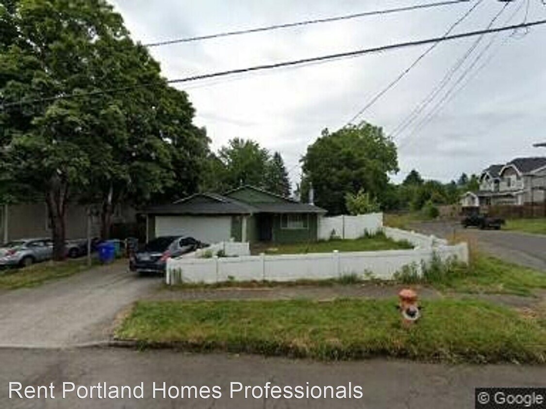 7706 SE Clay St, Portland, OR 97215 - House Rental in Portland, OR ...