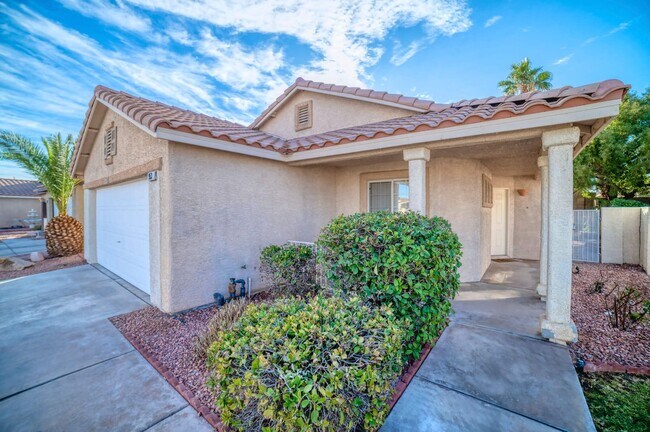 IMMACULATE MOVE-IN READY SINGLE-STORY HOME... - House Rental in ...