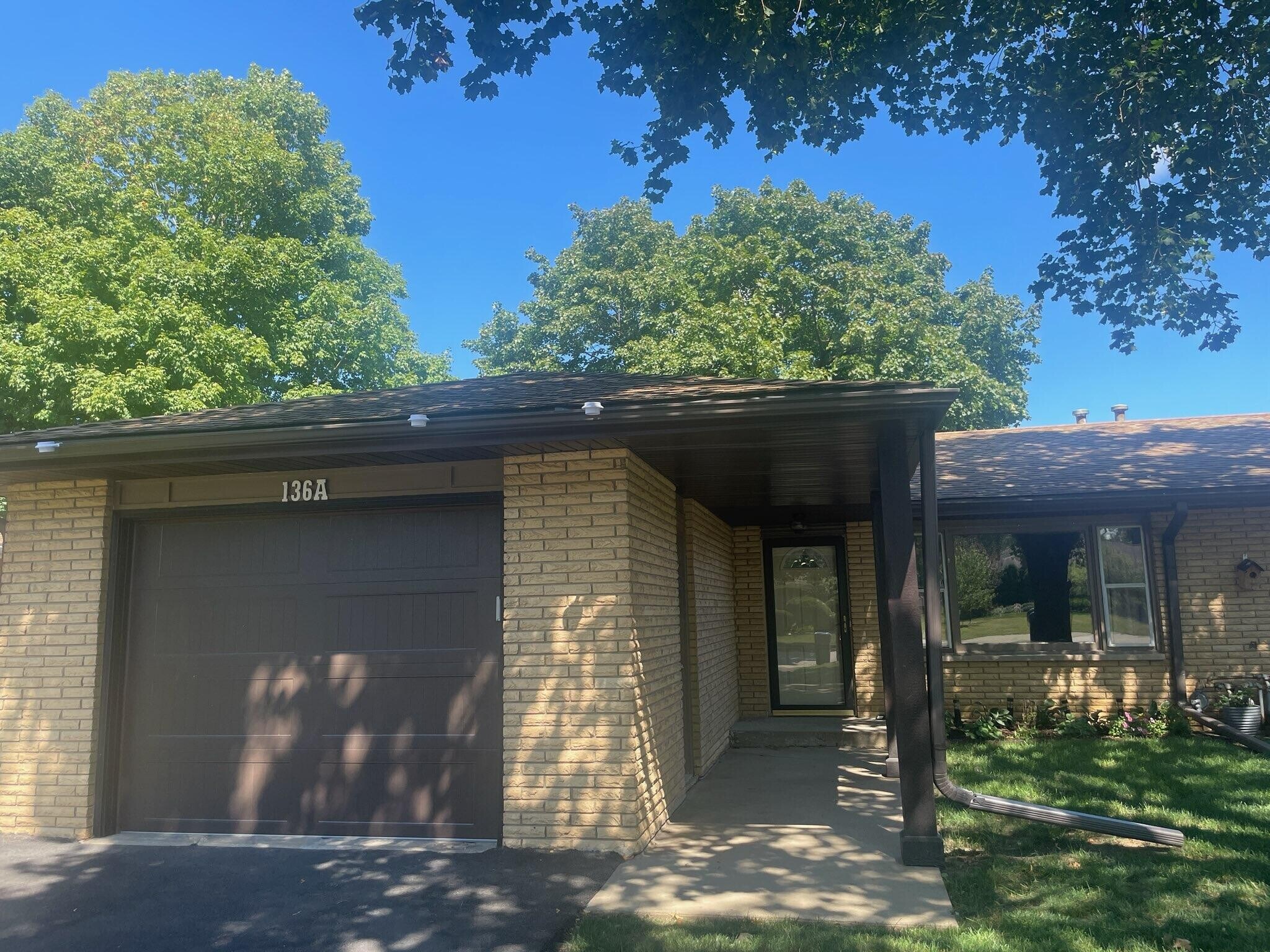 136 Terry Dr, Sugar Grove, IL 60554 - Townhome Rentals in Sugar Grove ...