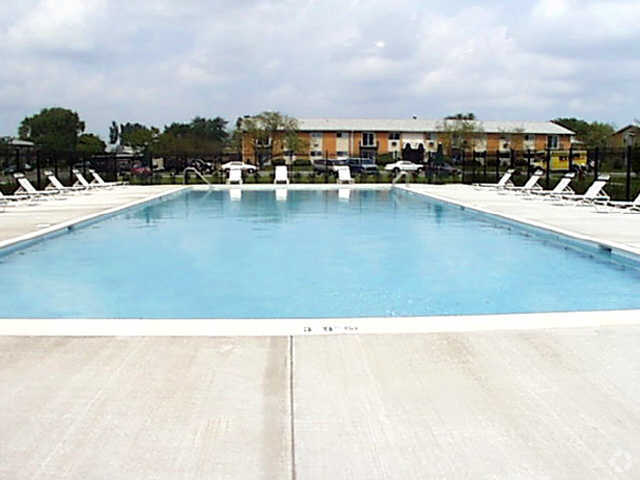 Park Ridge Commons Apartments - Des Plaines, IL | Apartments.com