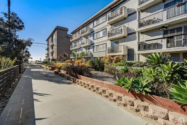 Marina Peninsula Apartments for Rent with Extra Storage - Marina Del ...