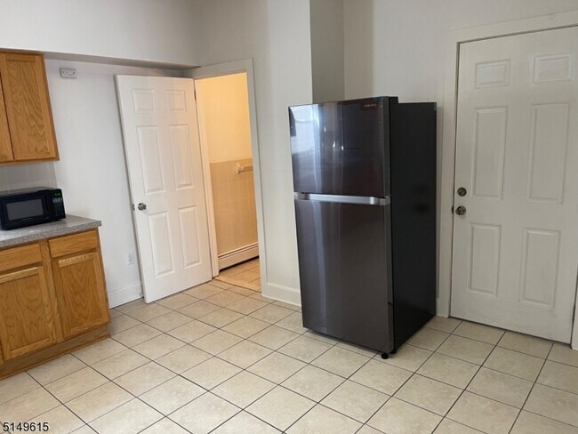 132 Summer Ave Unit 2, Newark, NJ 07104 - Room for Rent in Newark, NJ ...