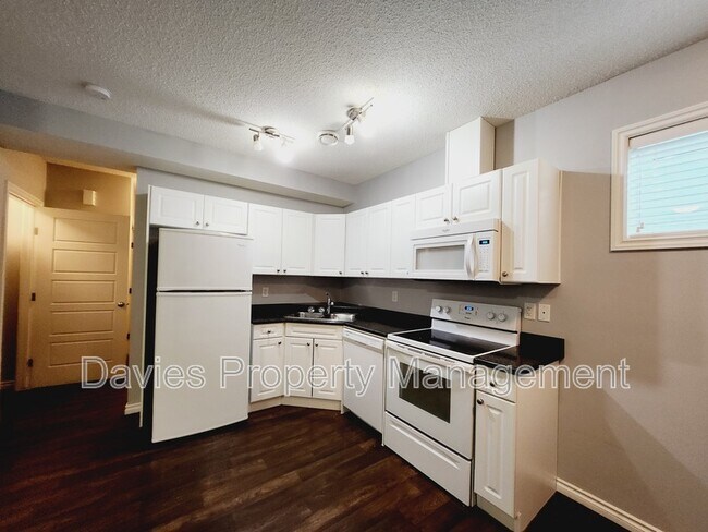 21912-21990 90 Ave NW, Edmonton, AB T5T 5W1 - House for Rent in ...