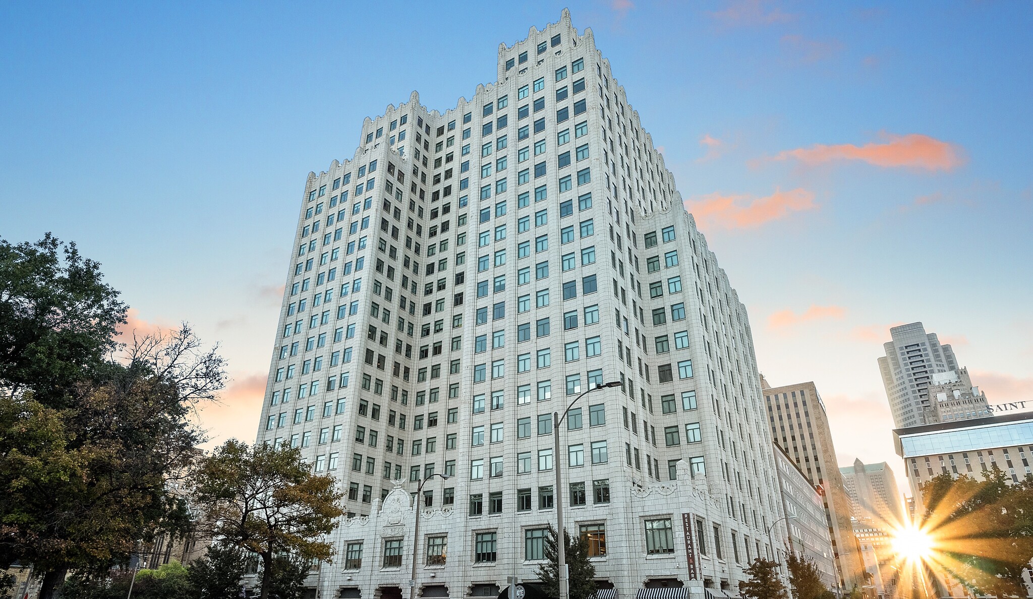 Park Pacific Luxury Apartments - 1226 Olive St Saint Louis, MO 63103 ...