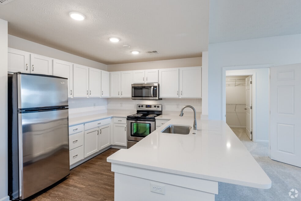 Apartments for Rent with High Ceilings in Chippewa Township PA ...