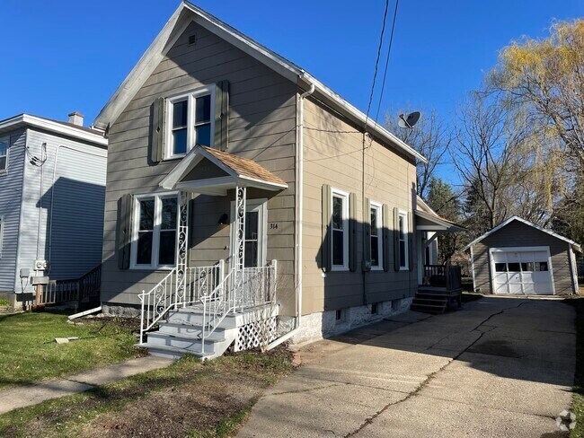 1427 E Fremont St, Appleton, WI 54915 - House Rental in Appleton, WI ...