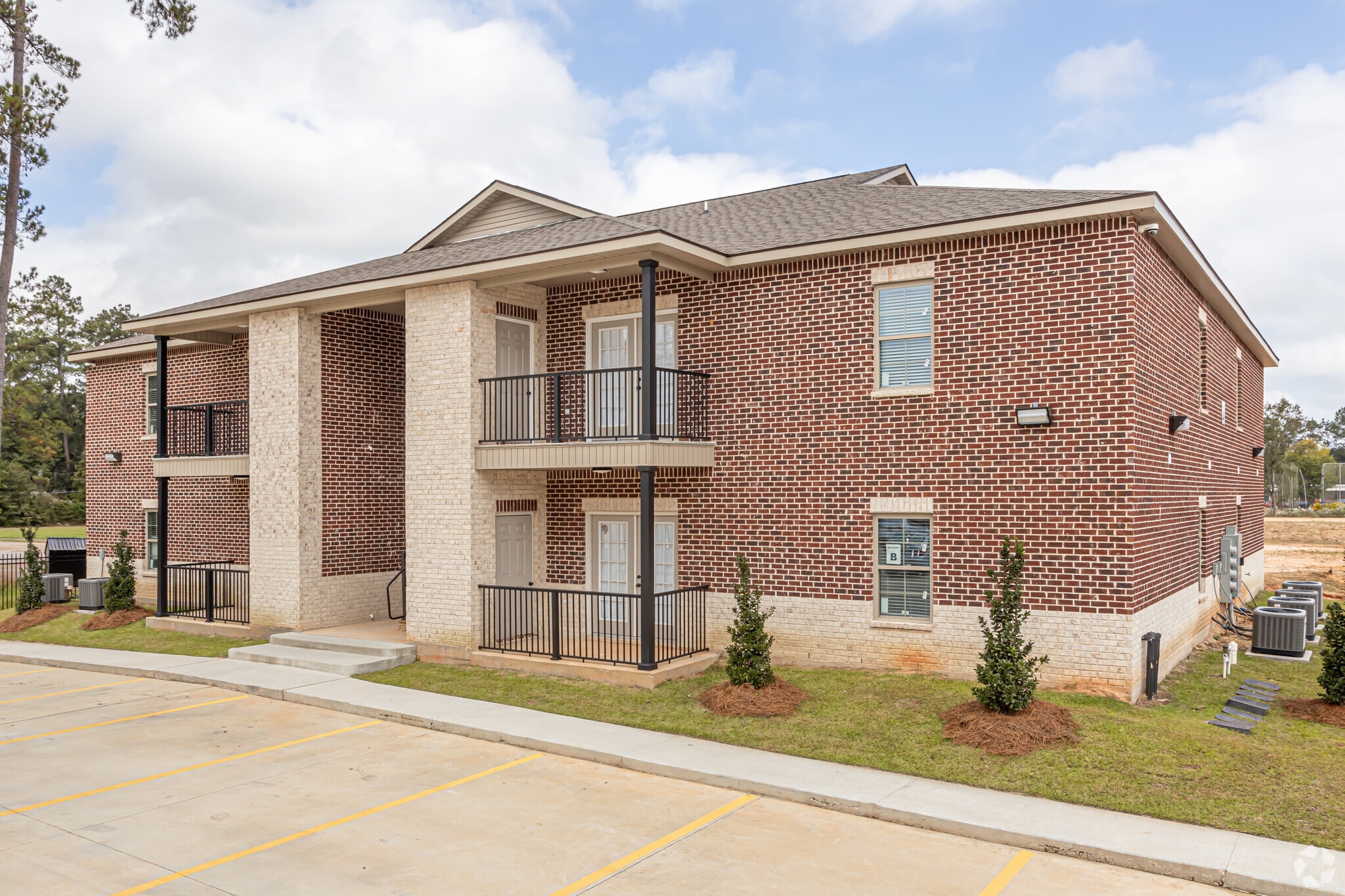 Lions Gate - 916 W University Ave Hammond, LA 70401 | Apartments.com