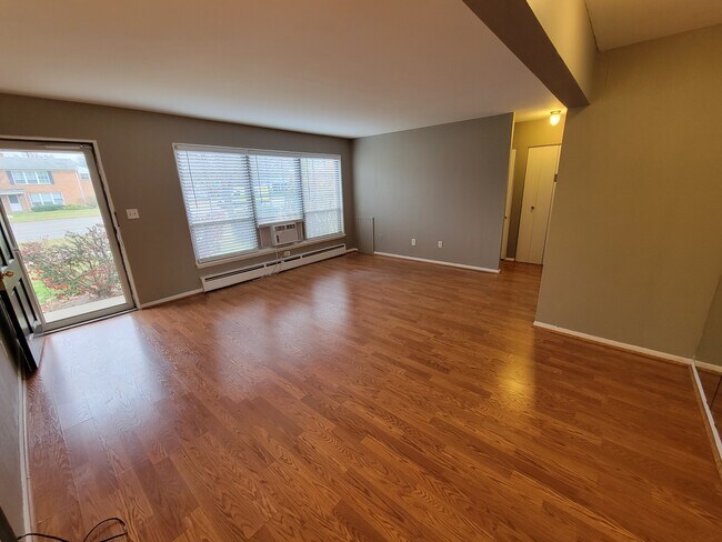 2718 W 13 Mile Rd Unit #2, Royal Oak, MI 48073 - Condo for Rent in ...