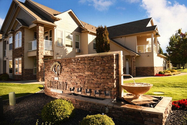 Apartments for Rent with High Ceilings in Pacific Park, Spokane ...