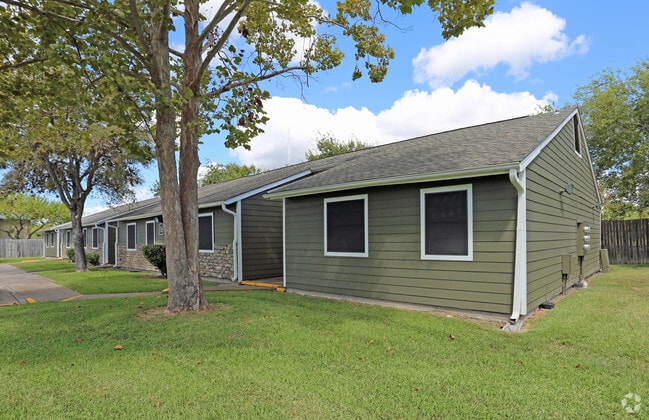 Mosswood Apartment Homes Apartments - Victoria, TX | Apartments.com