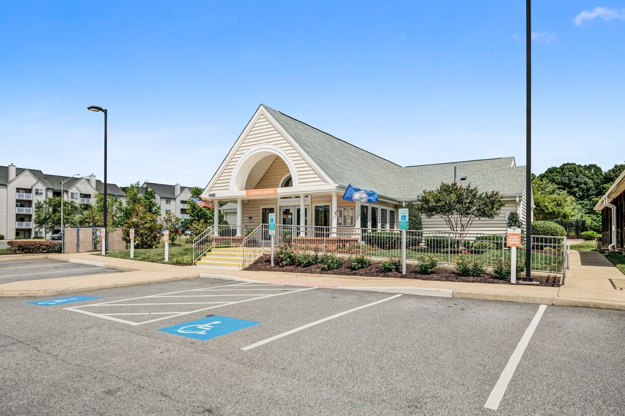 Woodbridge Station - 1400 Eisenhower Cir Woodbridge, VA - Apartments ...