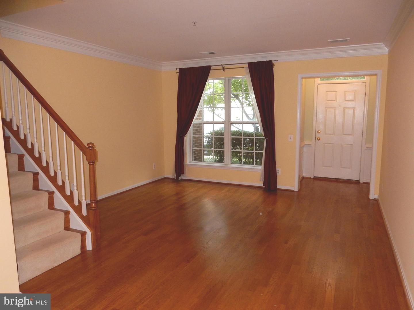 2297 Village Crossing Rd, Falls Church, VA 22043 - Townhome Rentals in ...