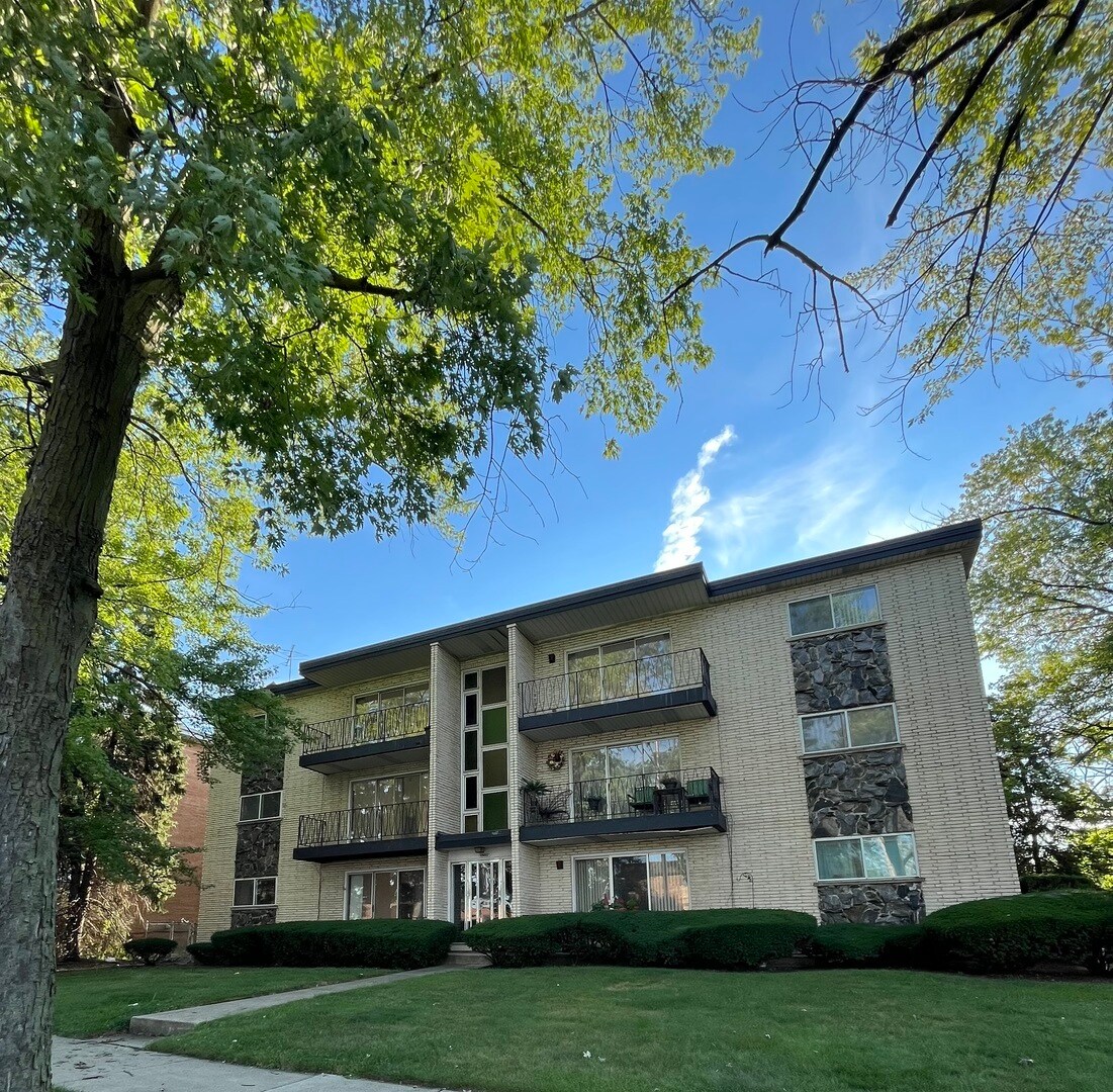 8900 S Roberts Rd Unit 2S, Hickory Hills, IL 60457 - Condo for Rent in ...