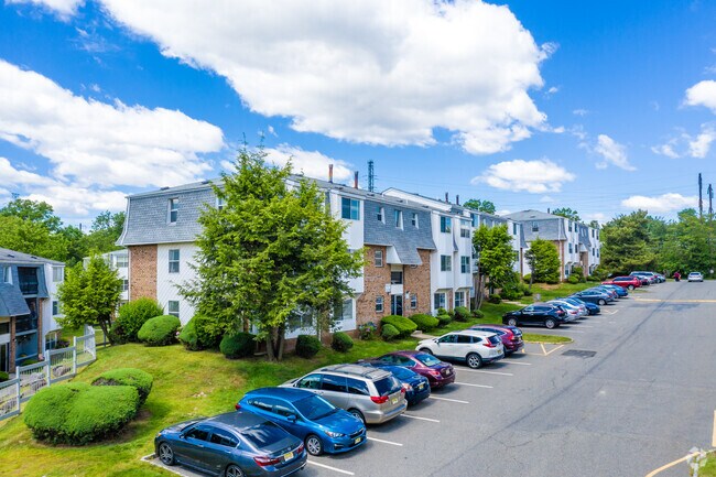 Parsonage Hill Village Rentals in Edison at 177 Parsonage Rd Edison, NJ ...