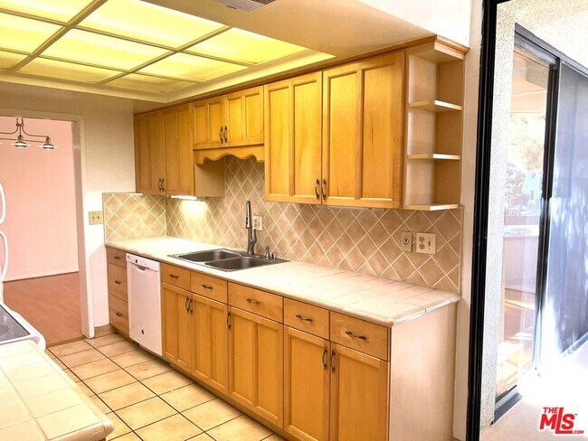 750 Spaulding Ave Unit 236, Los Angeles, CA 90036 - Condo for Rent in ...