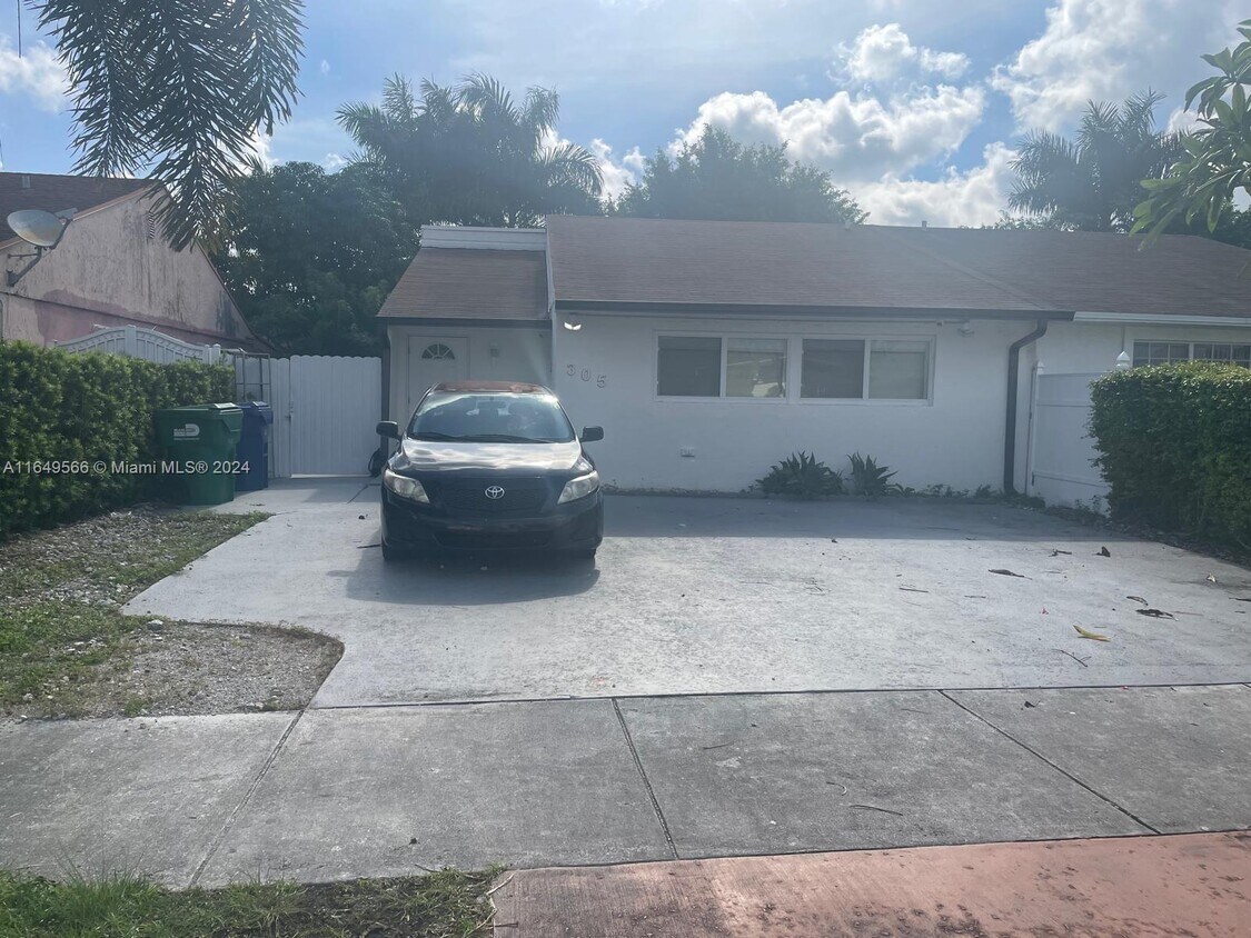 305 SW 96th Ct, Miami, FL 33174 - House Rental in Miami, FL ...
