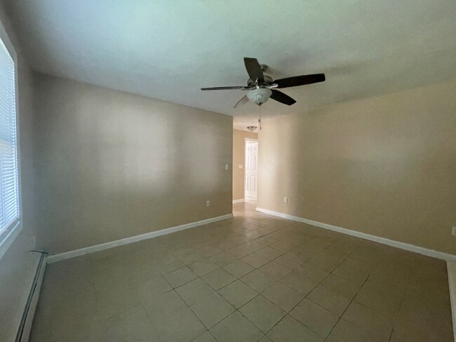 120 Gesler St Unit 1L, Providence, RI 02909 - Room for Rent in ...