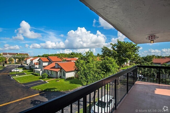 Park Lake Village Condominiums Apartments for Rent with Hardwood Floors - Miami, FL - 13 Rentals ...