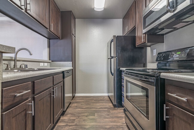 Monterra Ridge Apartments - Apartments in Canyon Country, CA ...