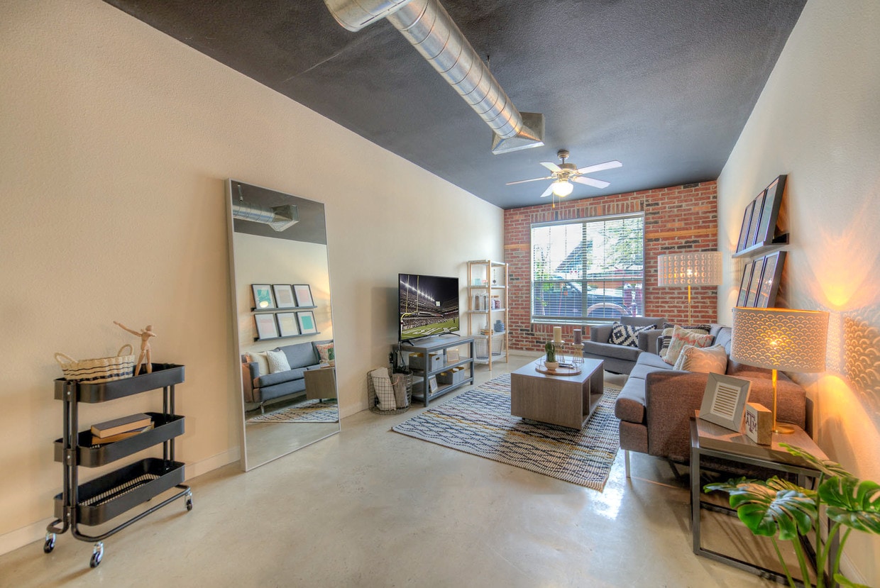 Warehouse and Factory - 405 Cross St College Station, TX 77840 ...