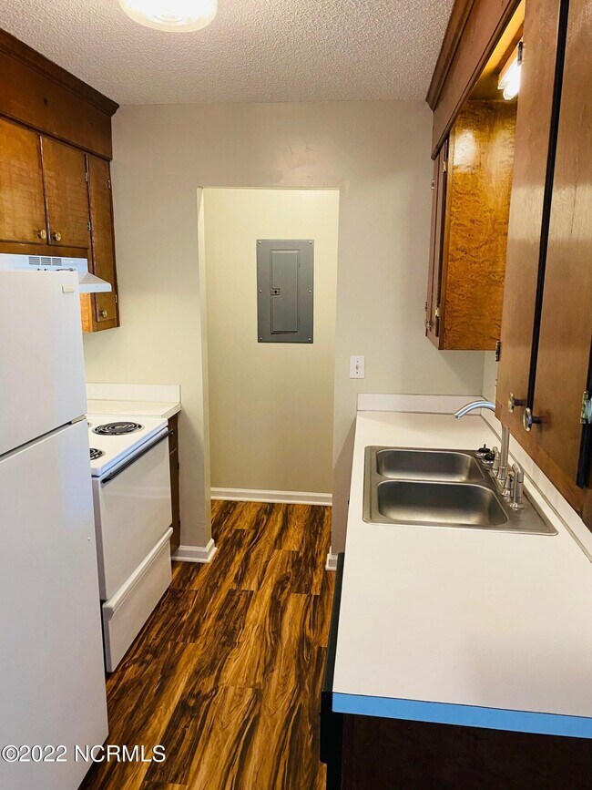 1207 E Fire Tower Rd Unit D, Greenville, NC 27858 - Room for Rent in ...