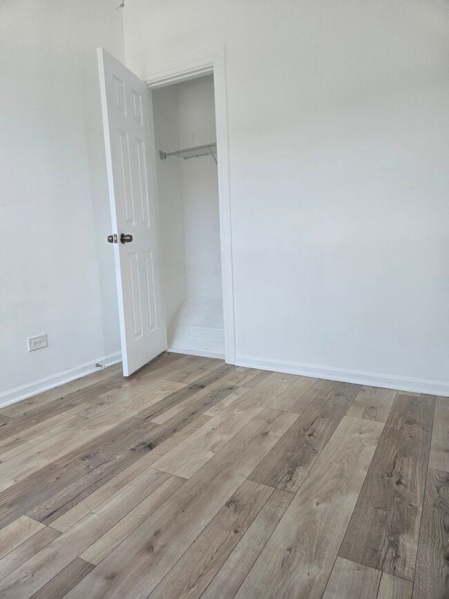 7055 N Clark St, Chicago, IL 60626 - 7055 N Clark St Chicago, IL 60626 ...