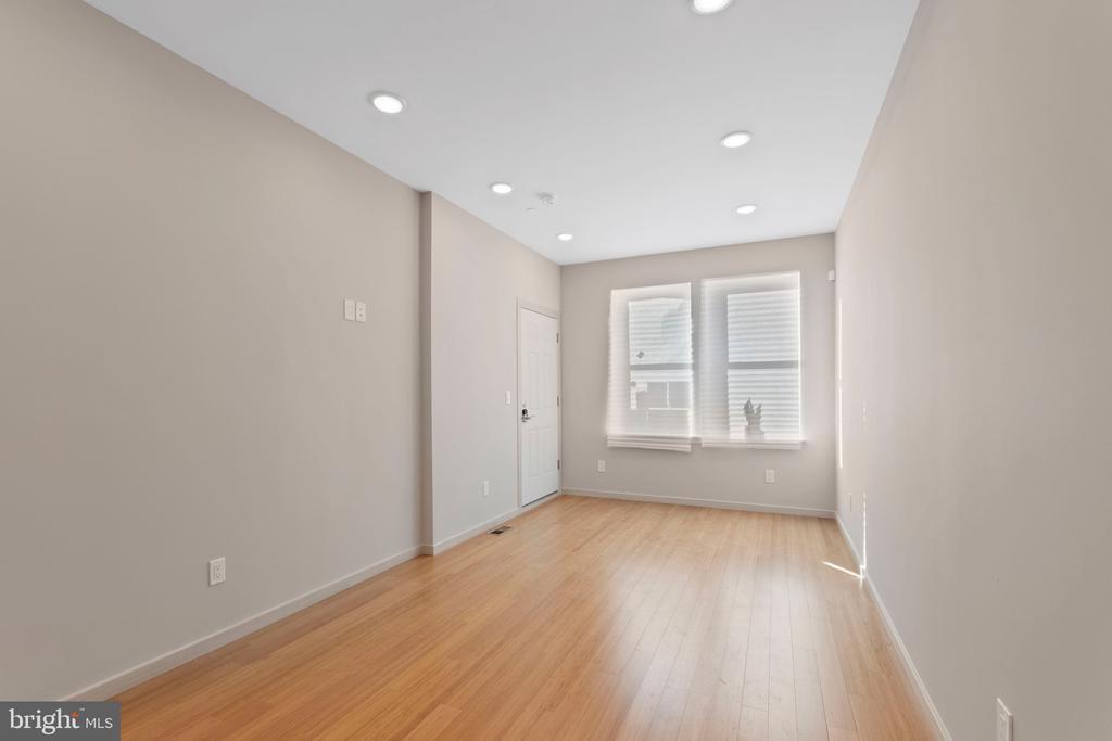 911 W Dauphin St, Philadelphia, PA 19133 - Townhome Rentals in ...