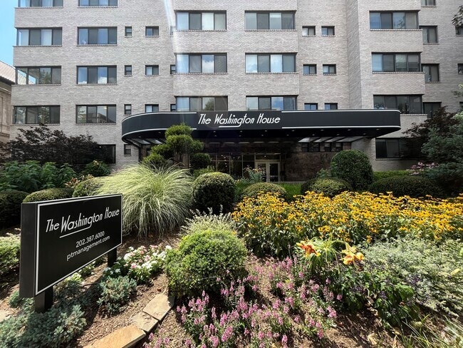 Beekman Place Apartments for Rent with a Yard - Washington, DC ...