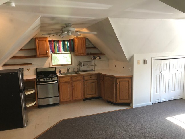 102 River Dr Unit second floor garage apt., Hopewell Township, NJ 08560 ...