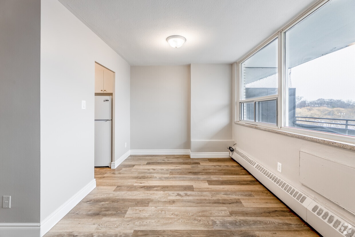 890 Jane St, Toronto, ON M6N 4C6 Apartments - 890 Jane St Toronto, ON ...