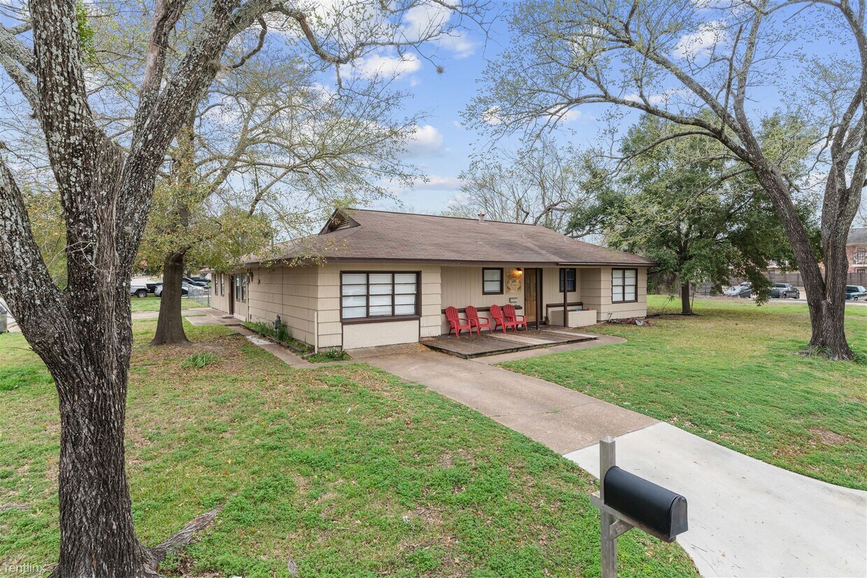 1200 Briar Cliff Dr, Bryan, TX 77802 - House Rental in Bryan, TX ...