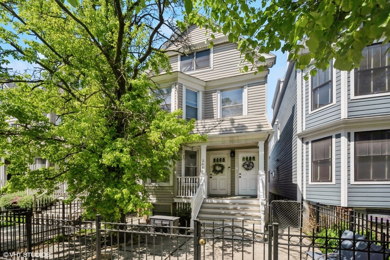 2444 N Greenview Ave Unit 1, Chicago, IL 60614 - Room for Rent in ...