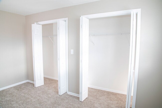 Iron Gate Apartments - Glen Ellyn, IL | Apartments.com