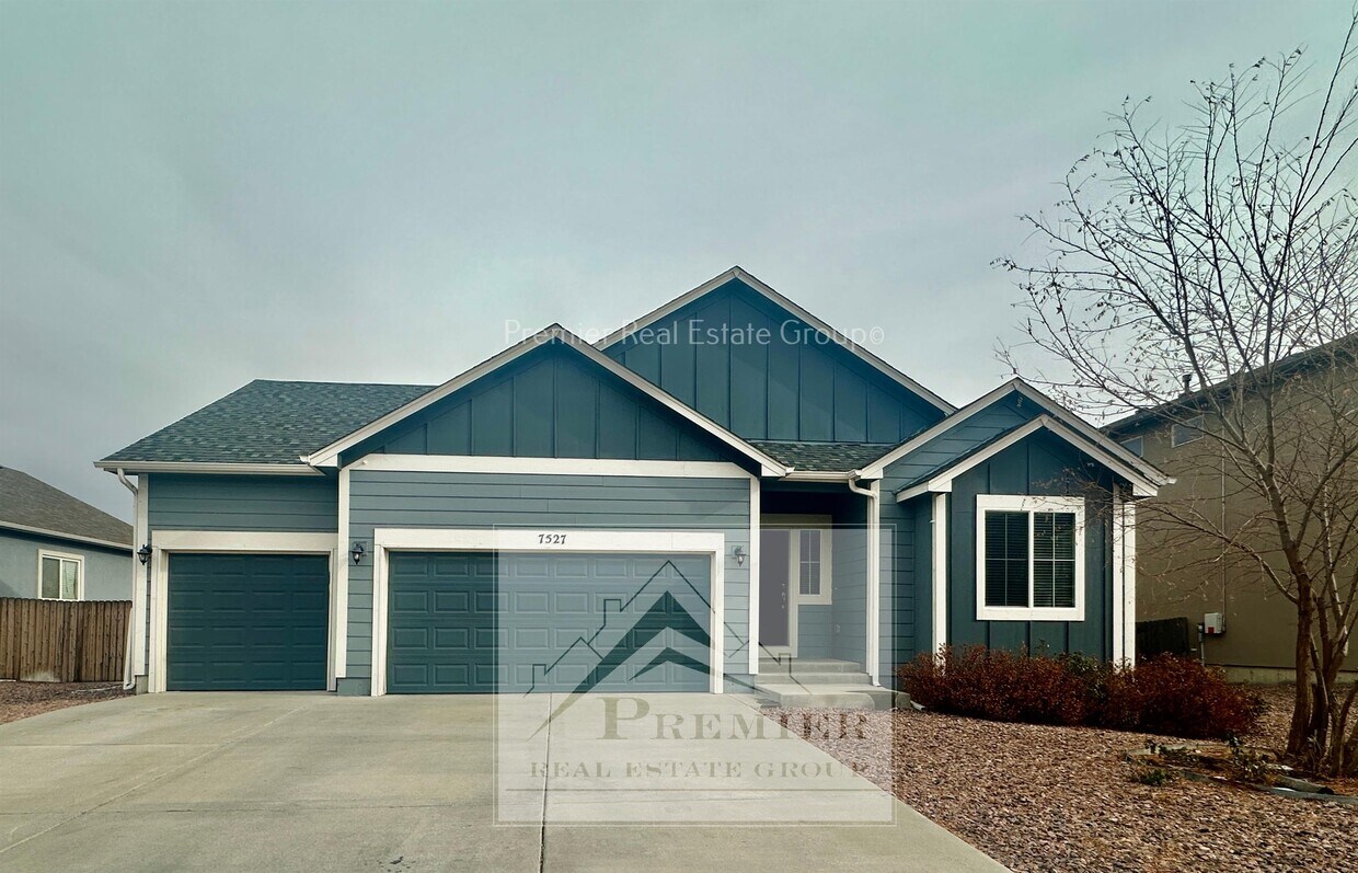 7527 Dutch Loop, Colorado Springs, CO 80925 - House Rental in Colorado ...
