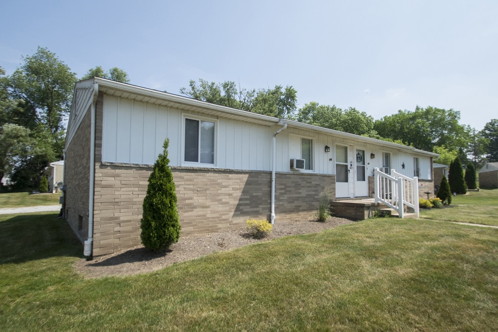 Apartments for Rent with Yard in Plain Township OH | Apartments.com