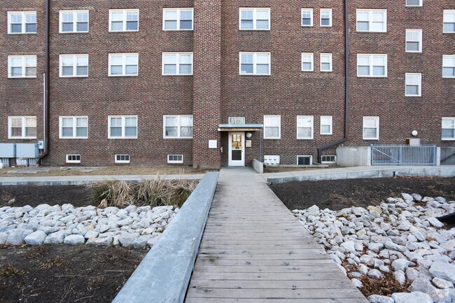 Clyde Manor Apartments - Kansas City, MO | Apartments.com