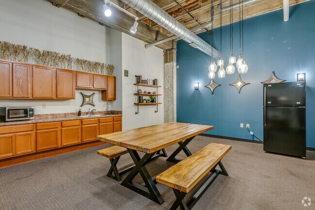 700 Lofts - Apartments at 700 W Michigan St Milwaukee, WI | Apartments.com