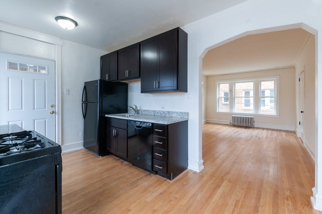 5423 W Montrose Ave Unit 5423-N2, Chicago, IL 60641 - Room for Rent in ...