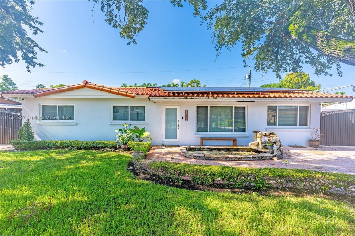 10310 SW 43rd St, Miami, FL 33165 - House Rental in Miami, FL ...