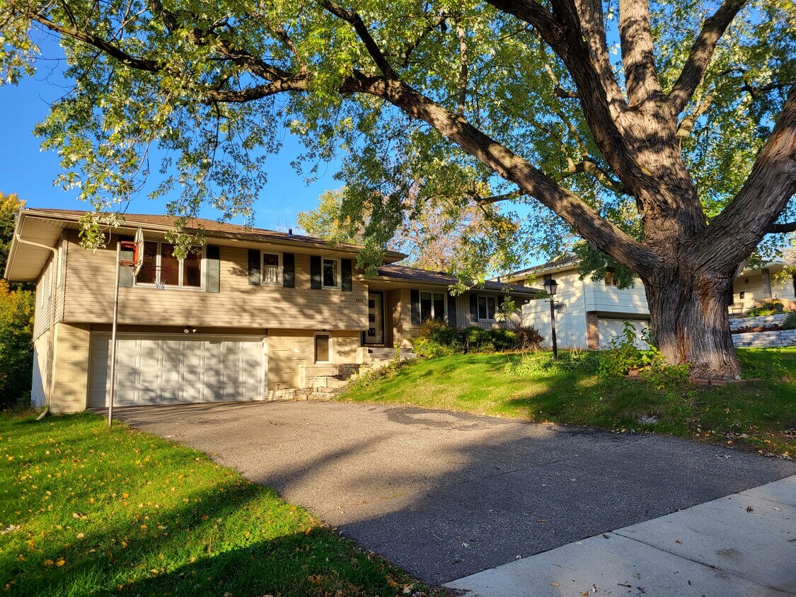 5324 Birchcrest Dr, Minneapolis, MN 55436 - House Rental in Minneapolis ...