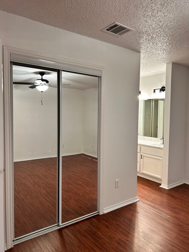 11601 Argonne Forest Trail, Austin, TX 78759 - Townhome Rentals in ...