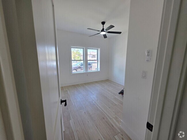 Midtown Gary Apartments for Rent with a Yard - Gary, IN - Updated Today ...