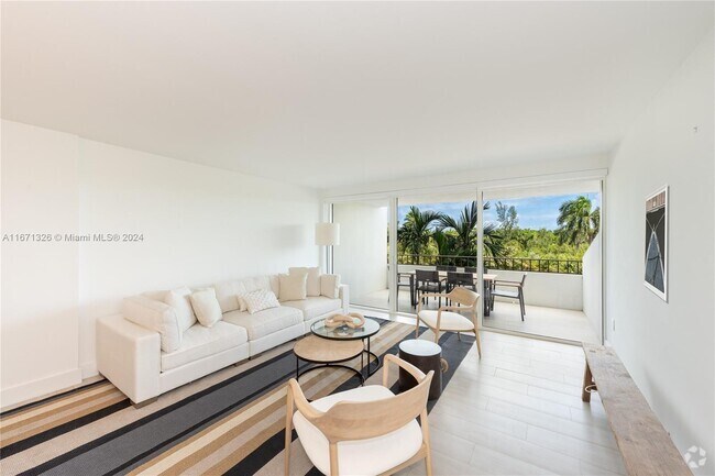 Village of Key Biscayne Apartments for Rent with Hardwood Floors - Key ...