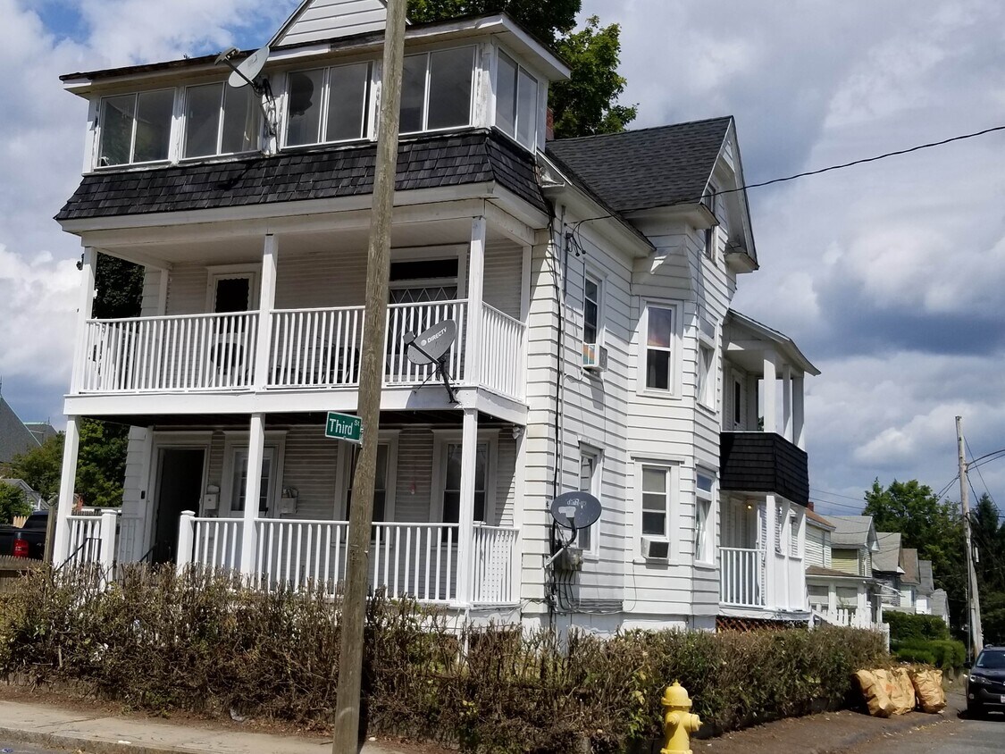 339 Fenn St Unit Apt #1 First Floor, Pittsfield, MA 01201 - Apartments ...