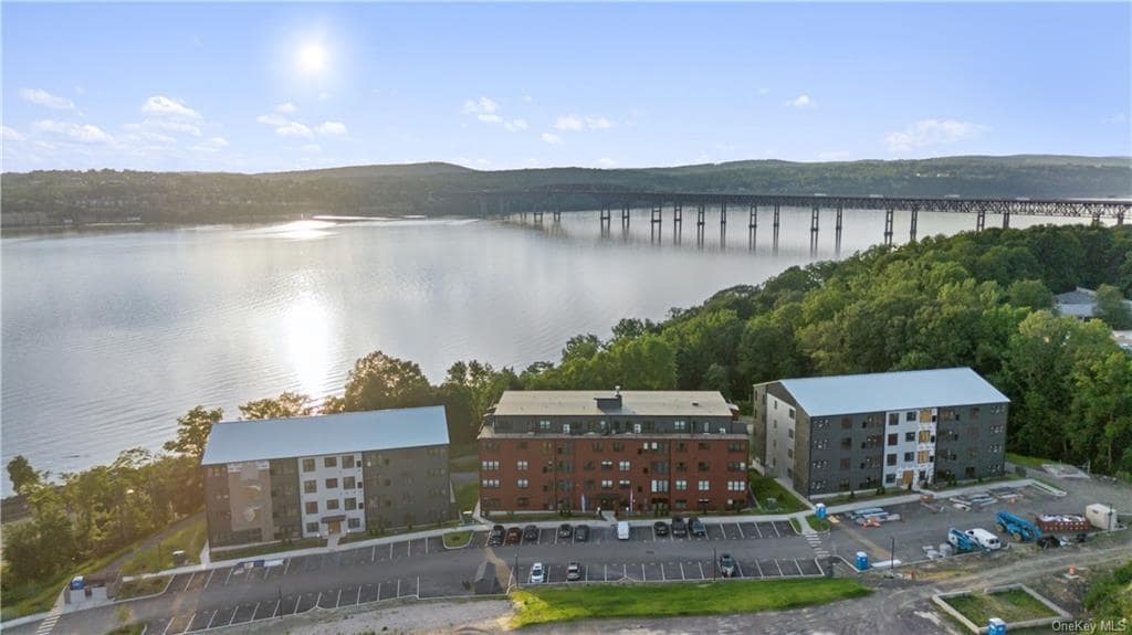 30 Edgewater Pl Unit 202, Beacon, NY 12508 - Room for Rent in Beacon ...