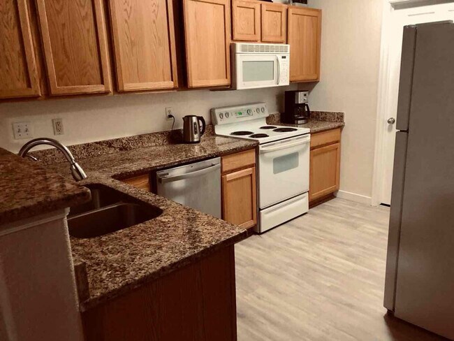 Student Apartments for Rent in Pinnacle Ranch Condominiums, Denver ...