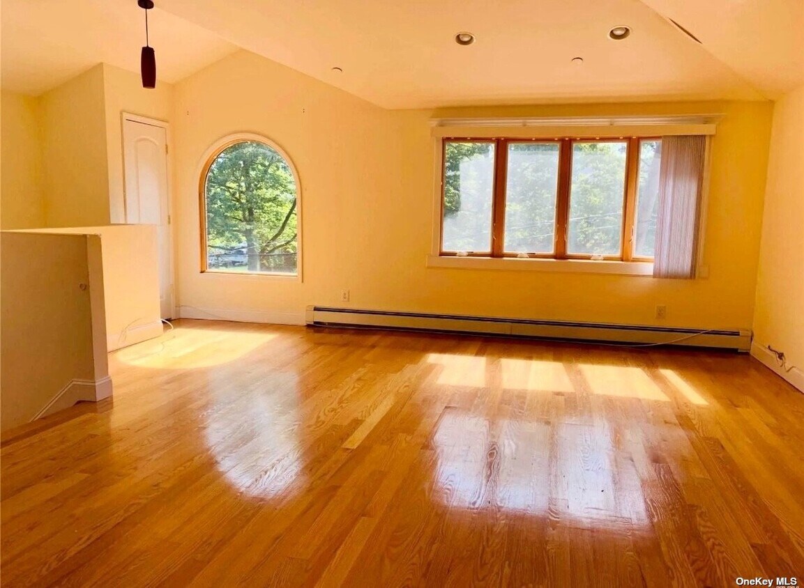 17-53-53 201st St, Queens, NY 11360 - House Rental in Queens, NY ...