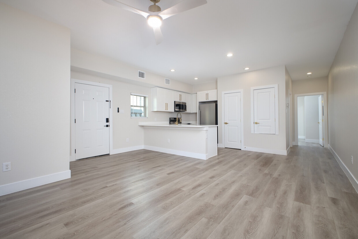 Mistletoe Manor - 1644 W Mistletoe Ave San Antonio, TX 78201 ...