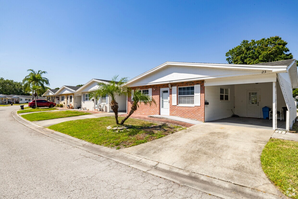 Springwood Villas 1 - 5100 Iris Dr N Pinellas Park, FL 33782 ...