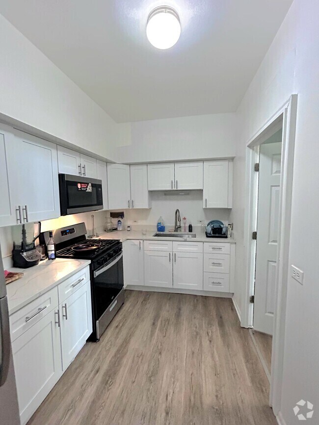 South Commons Apartments for Rent with High Ceilings - Chicago, IL ...